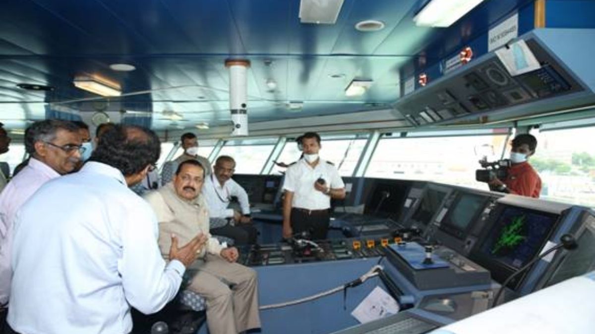 Dr Jitendra Singh visits Indian Subcontinent’s Pioneer Research Vessel ...