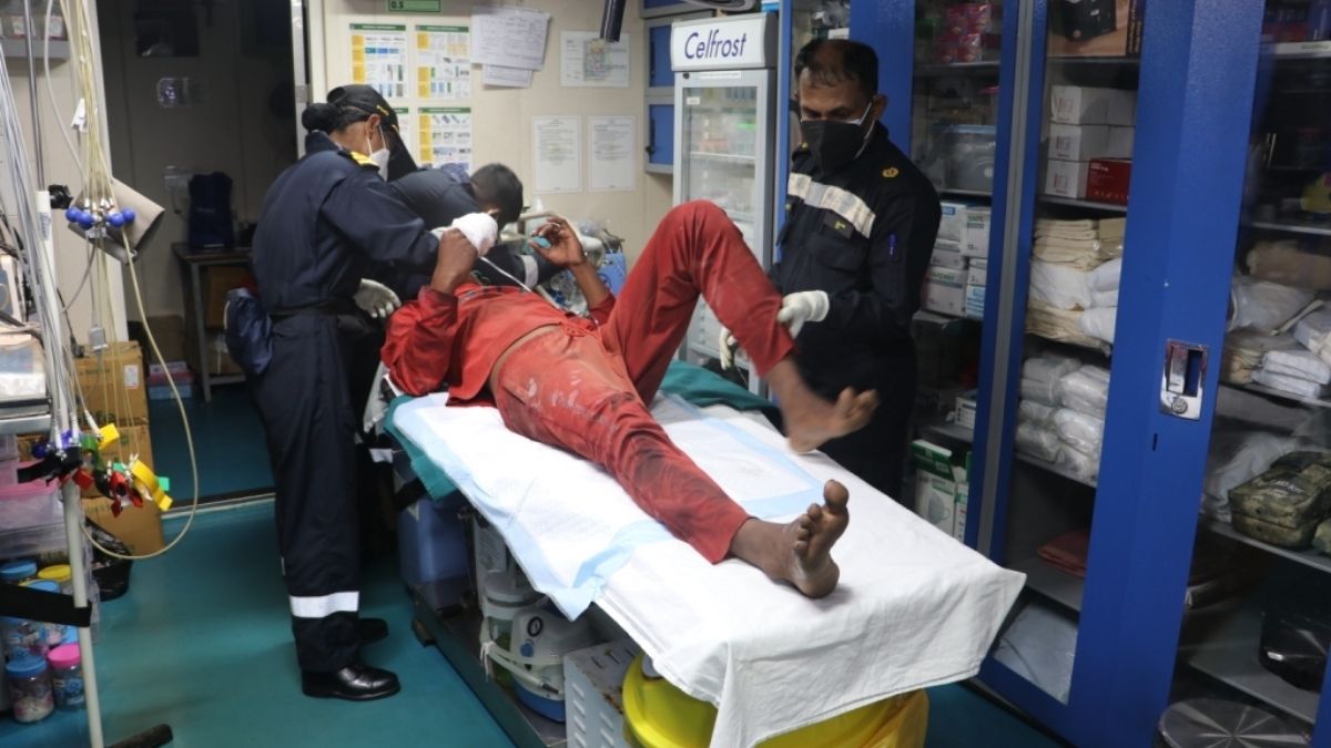 INS ADITYA RENDERS MEDICAL ASSISTANCE TO INJURED FISHERMEN AT SEA