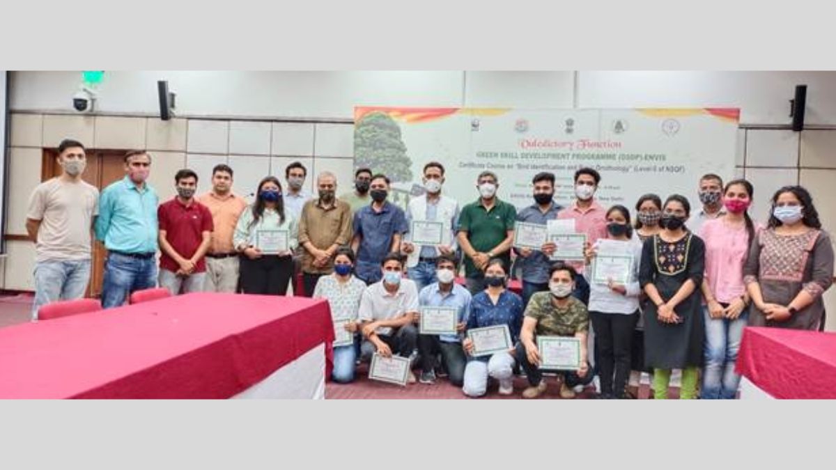 The fourth batch of ‘Bird Identification and Basic Ornithology’ course ...