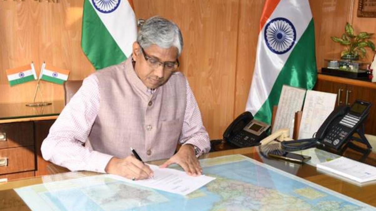 Shri Anil Kumar Lahoti takes charge as Chairman and CEO of, the Railway ...