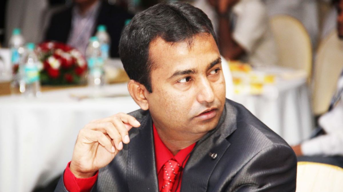 Dr Satya Brahma awarded at Bali in Indonesia for Fearless Journalism