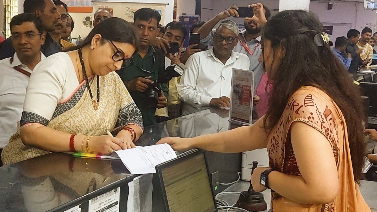 Union Minister Smt Smriti Irani opens Mahila Samman Saving Certificate ...