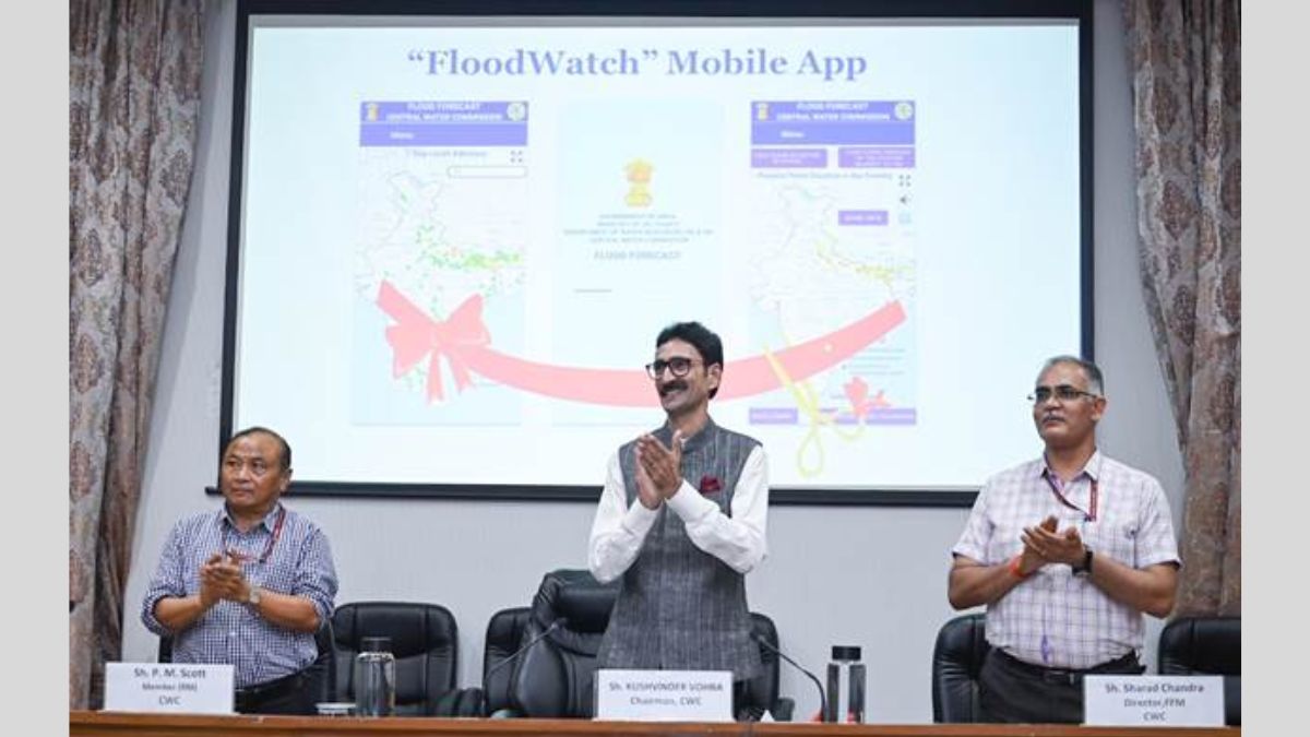 Chairman, Central Water Commission Launches Mobile App ‘Floodwatch’ To ...