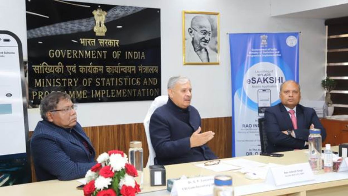Rao Inderjit Singh launches the MPLADS e-SAKSHI Mobile Application for ...
