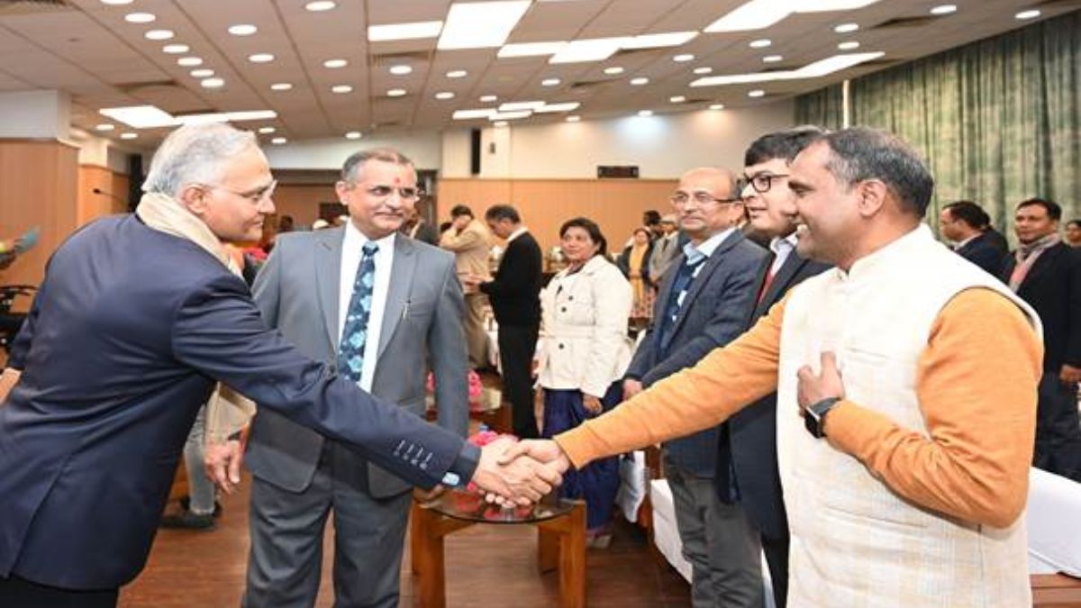 Shri Sanjay Verma, Indian Foreign Service of 1990 batch takes the oath ...
